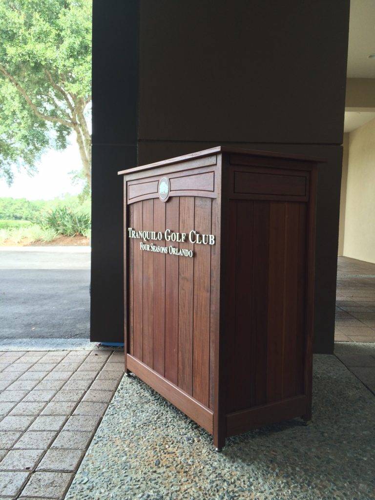 WHY A HOSTESS PODIUM IS IMPORTANT - Arete Industries